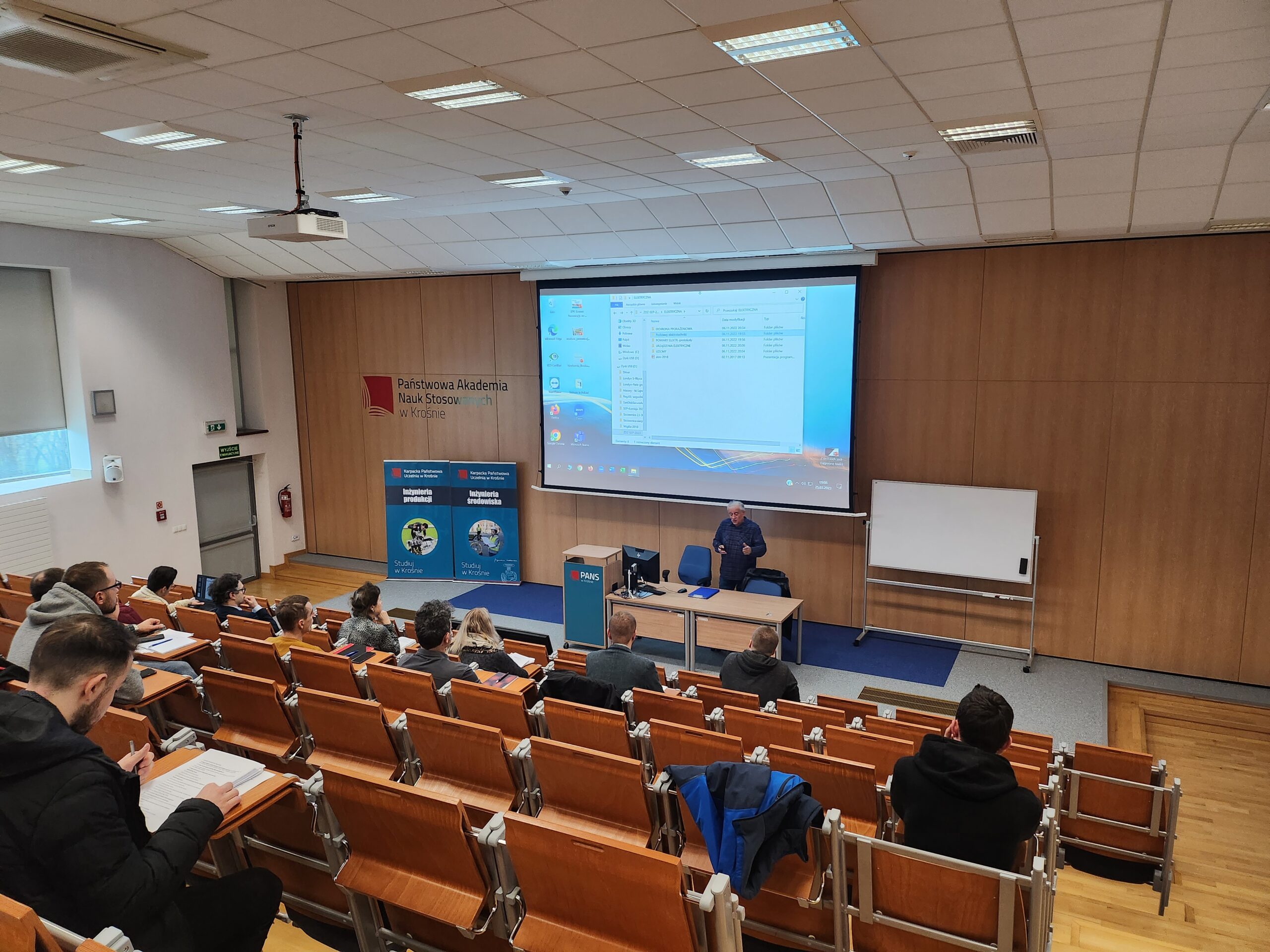 Szkolenie i egzamin na uprawnienia elektryczne SEP G1 w murach Uczelni ...