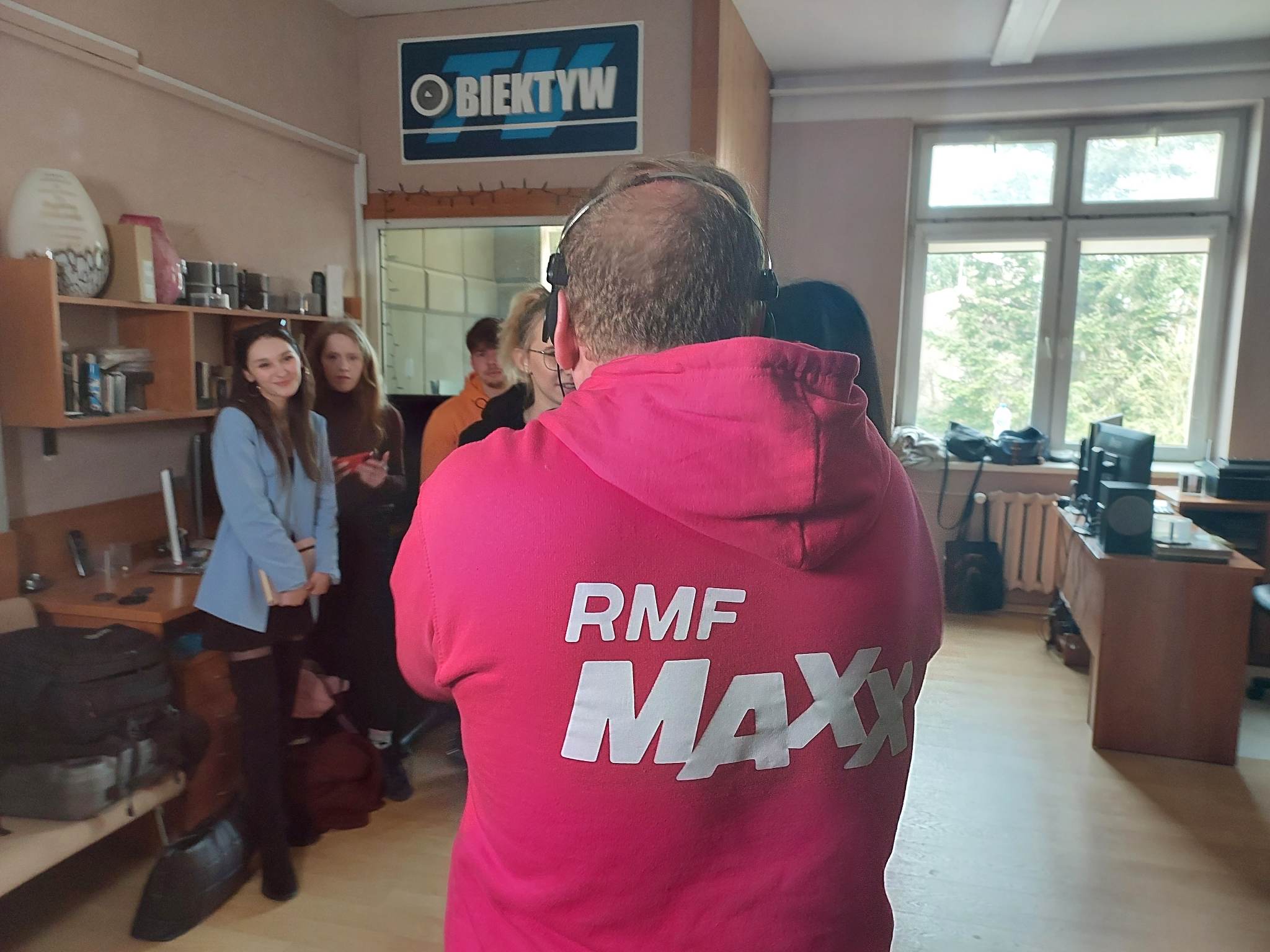 Studenci w roli dziennikarzy – wizyta w telewizji TV Obiektyw i radio ...